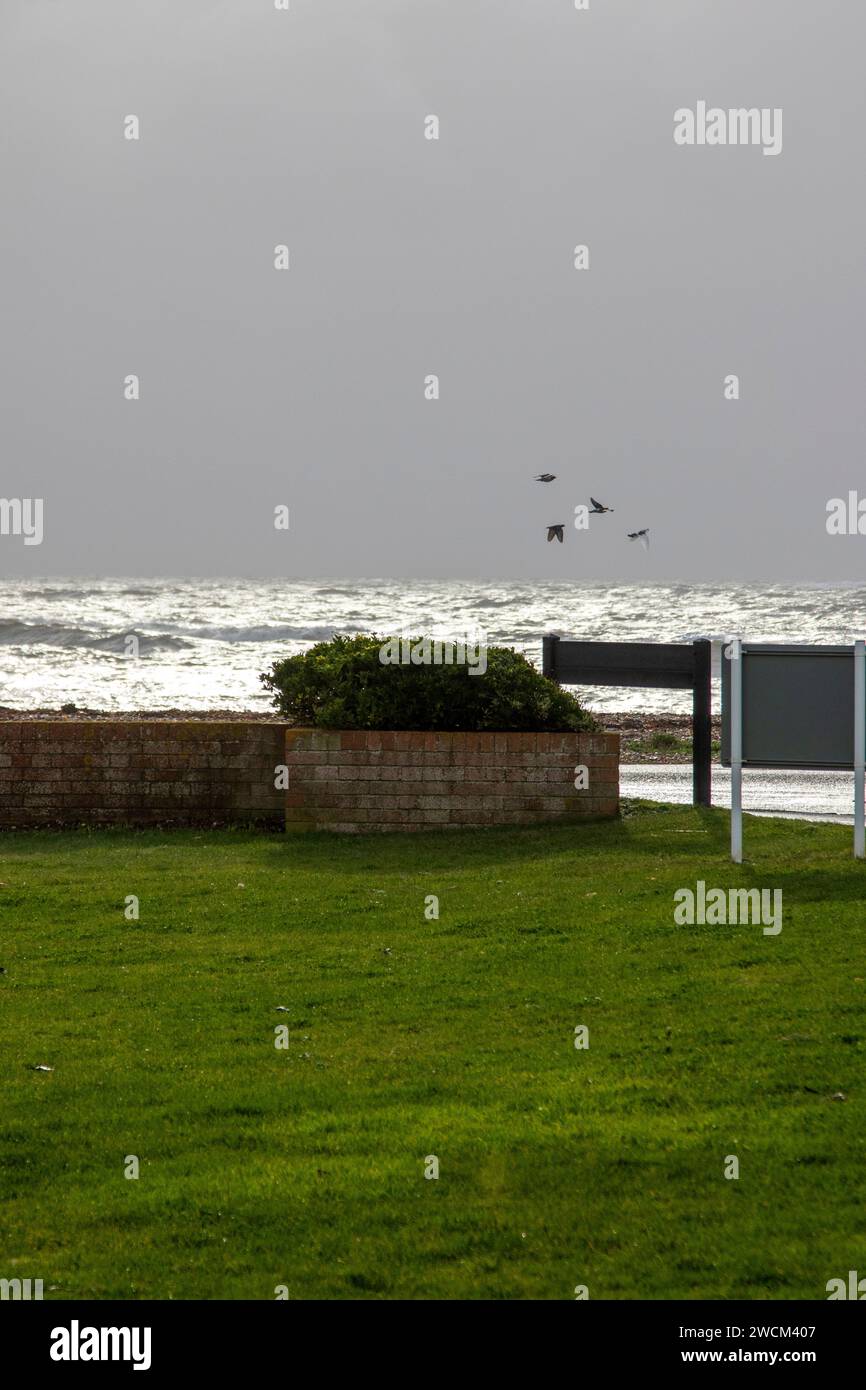Coast seaside rustington hi-res stock photography and images - Alamy