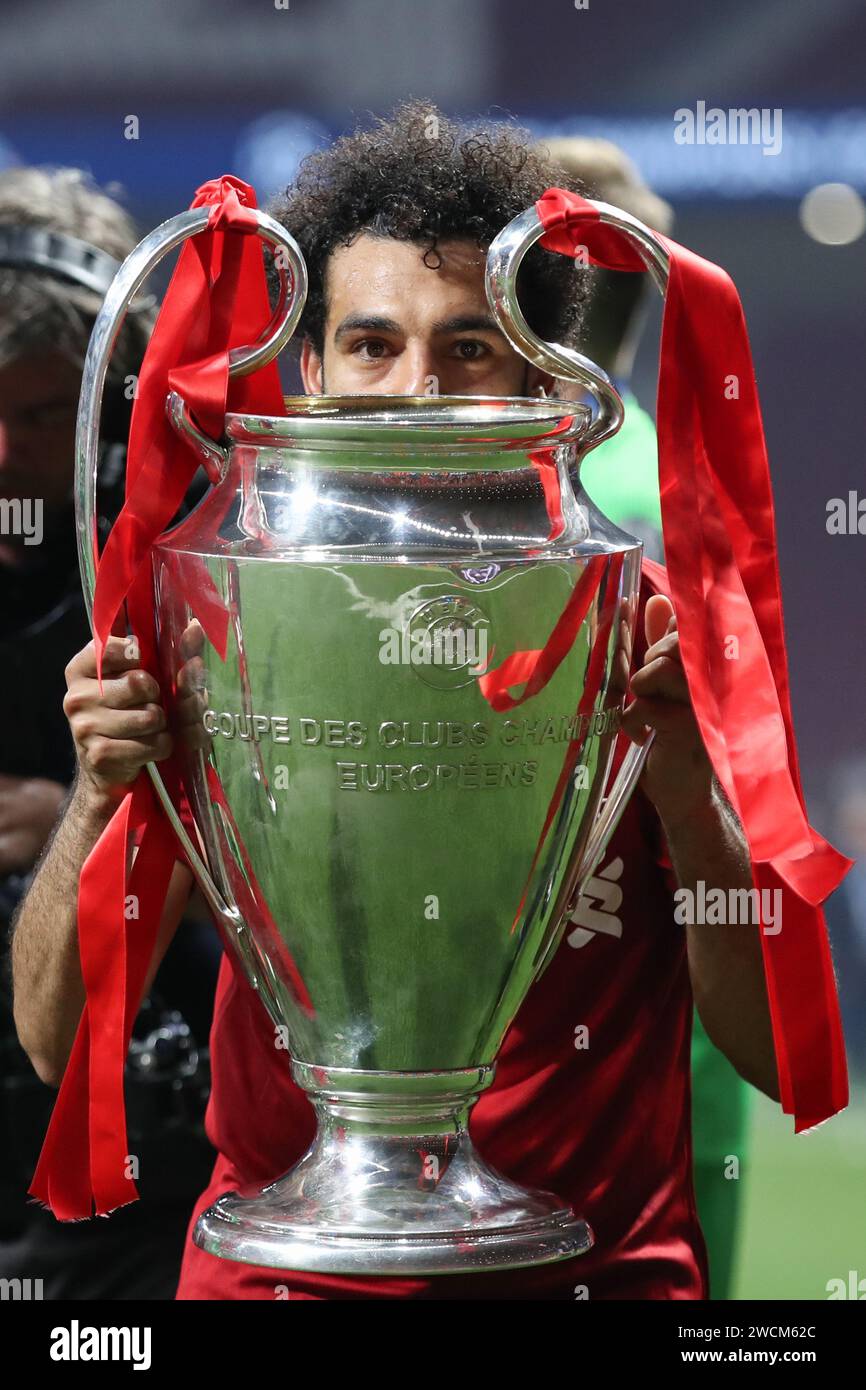 Salah champions league trophy hi-res stock photography and images - Alamy