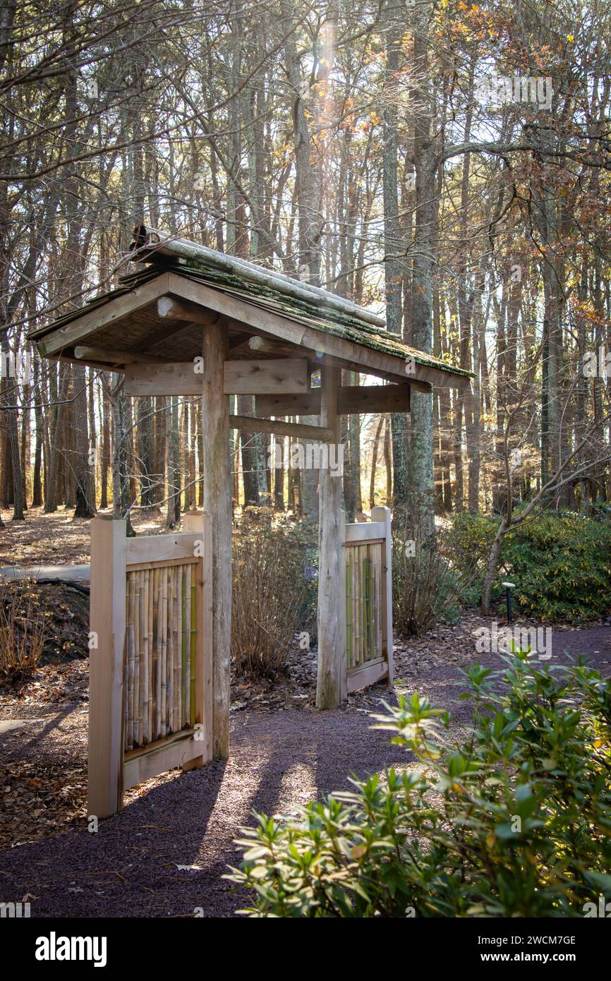 Wood Bamboo Japanese Garden Gate Stock Photo - Alamy