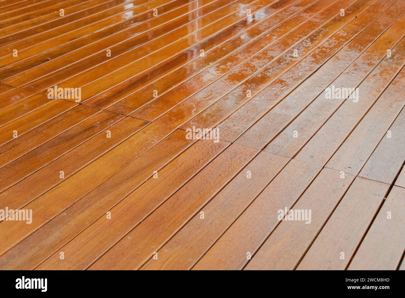 Wet wood surface hi-res stock photography and images - Alamy