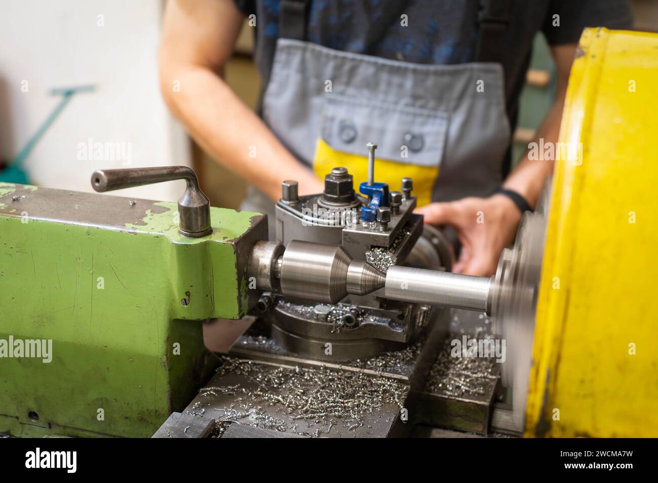 Lathe machine in a workshop hi-res stock photography and images - Alamy