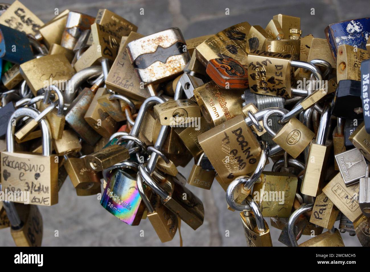 Padlocks on Ponte Vecchio as romantic tokens Stock Photo - Alamy