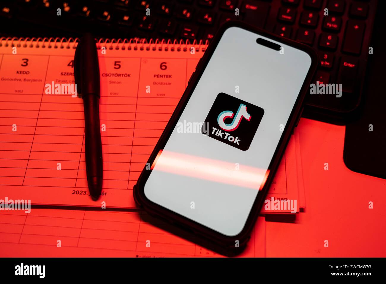 Unique social media icon set hi-res stock photography and images - Alamy