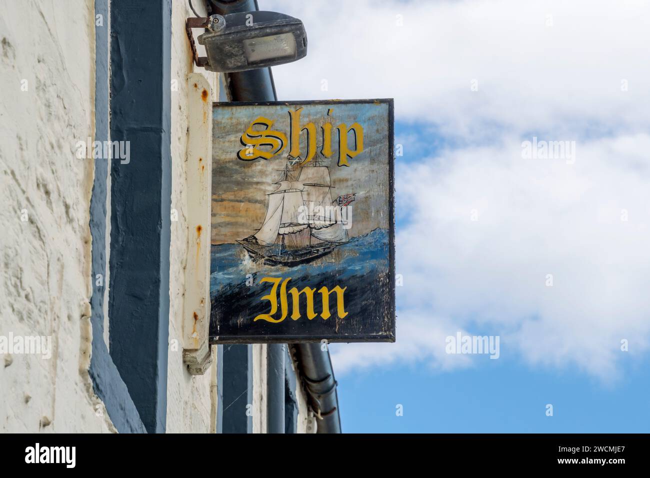 The ship inn pub sign hi-res stock photography and images - Alamy
