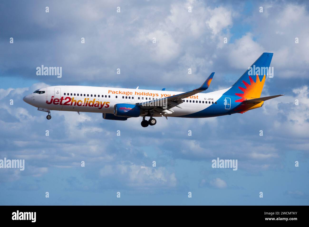 Boeing 737 800 aereo hi-res stock photography and images - Alamy