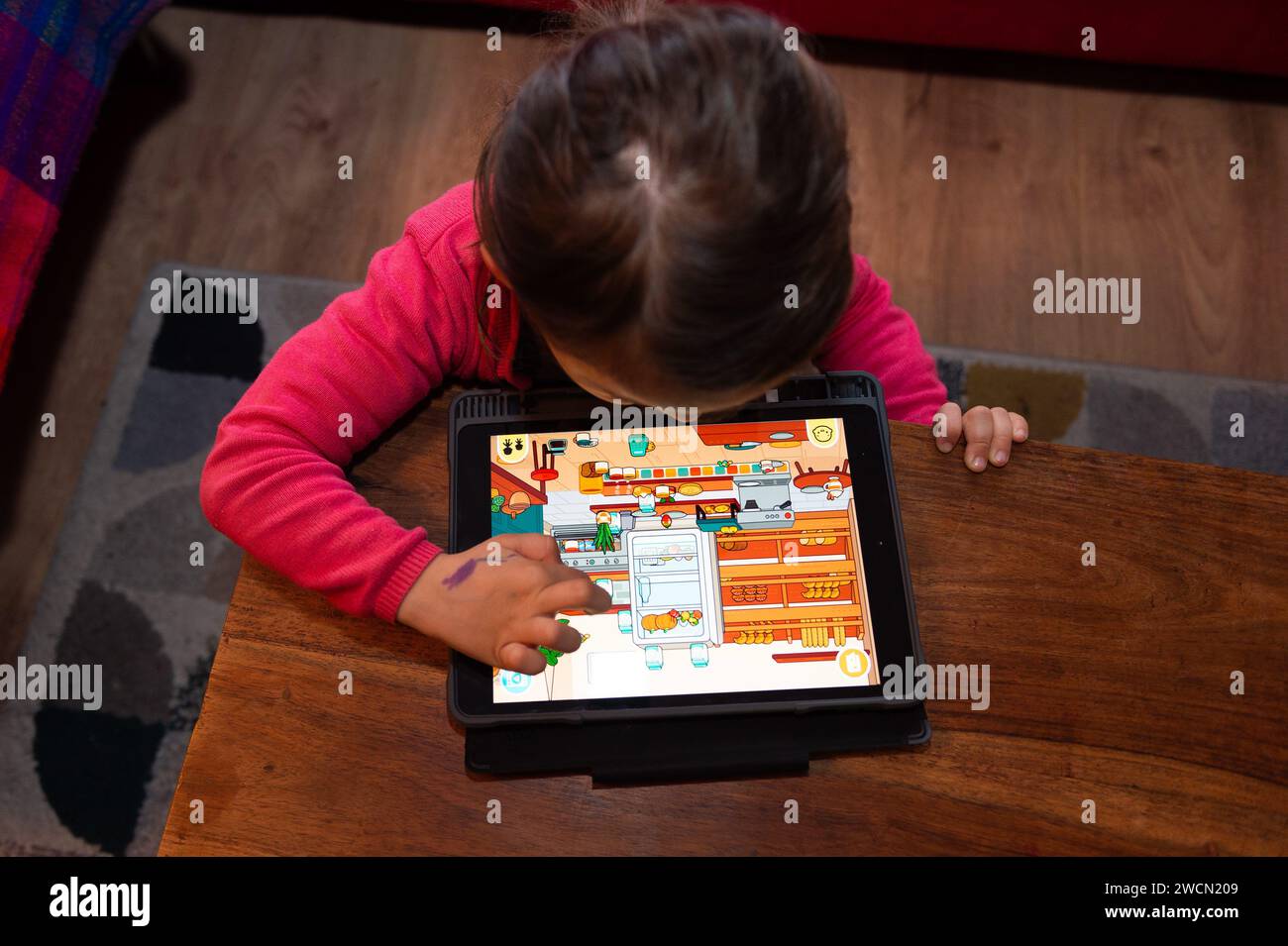 Chez les jeunes hi-res stock photography and images - Alamy