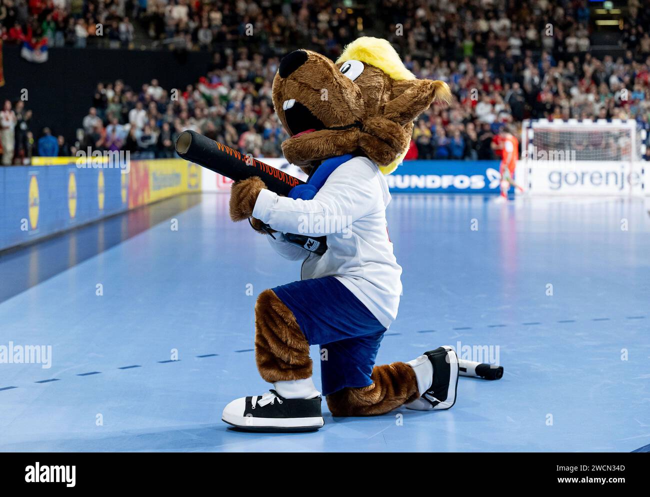 Muenchen, Deutschland. 16th Jan, 2024. Maskottchen Hanniball anmiert ...