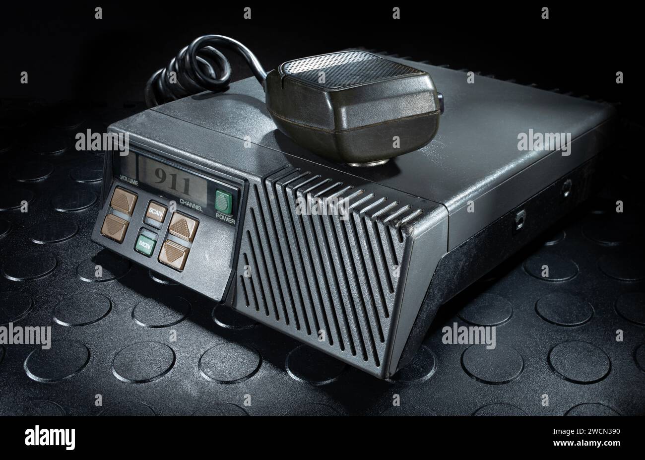 Emergency 911 notice on the screen of a first-responder transceiver ...