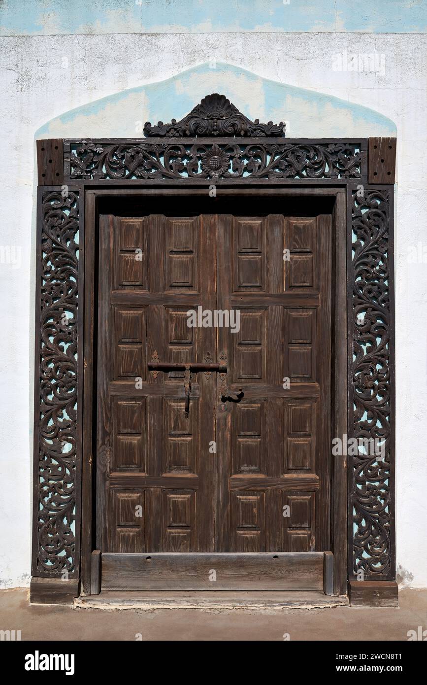 Wood door frame hi-res stock photography and images - Alamy