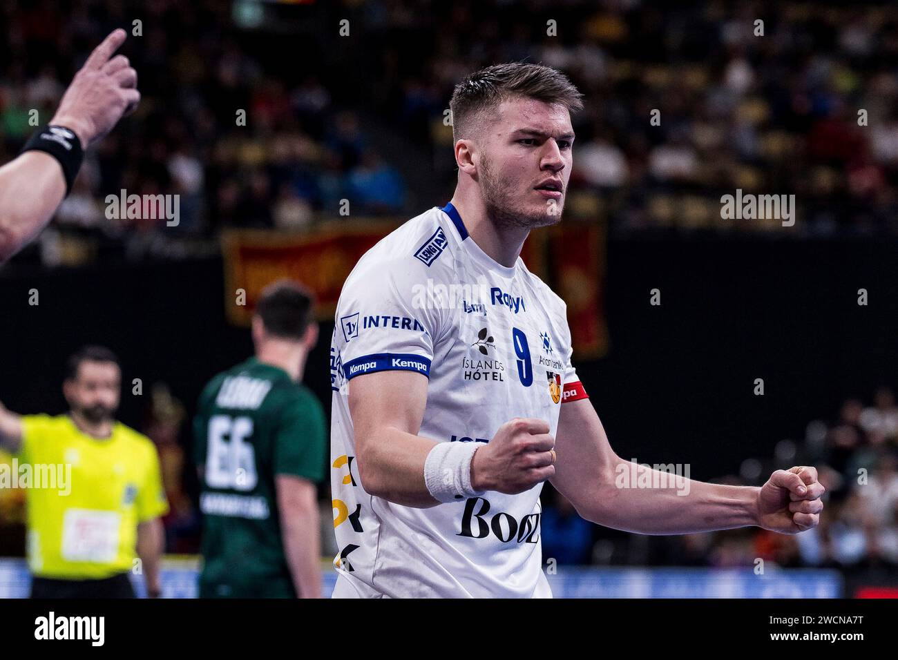 Elvar Jonsson (Island, #9) jubelt MEN?S EHF EURO 2024: Island - Ungarn ...