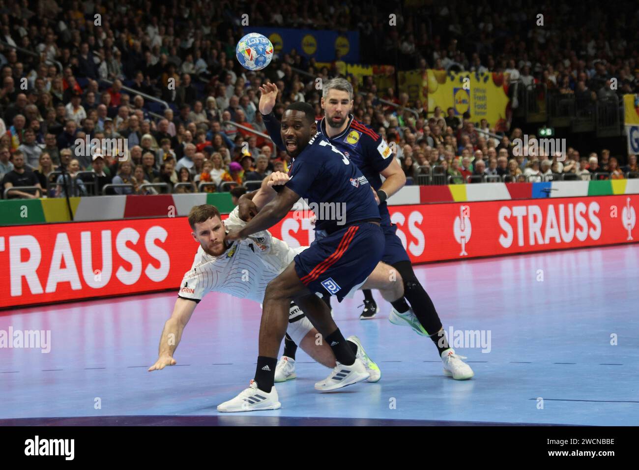 Berlin, Deutschland. 16th Jan, 2024. 16.01.2024, Mercedes-Benz-Arena ...