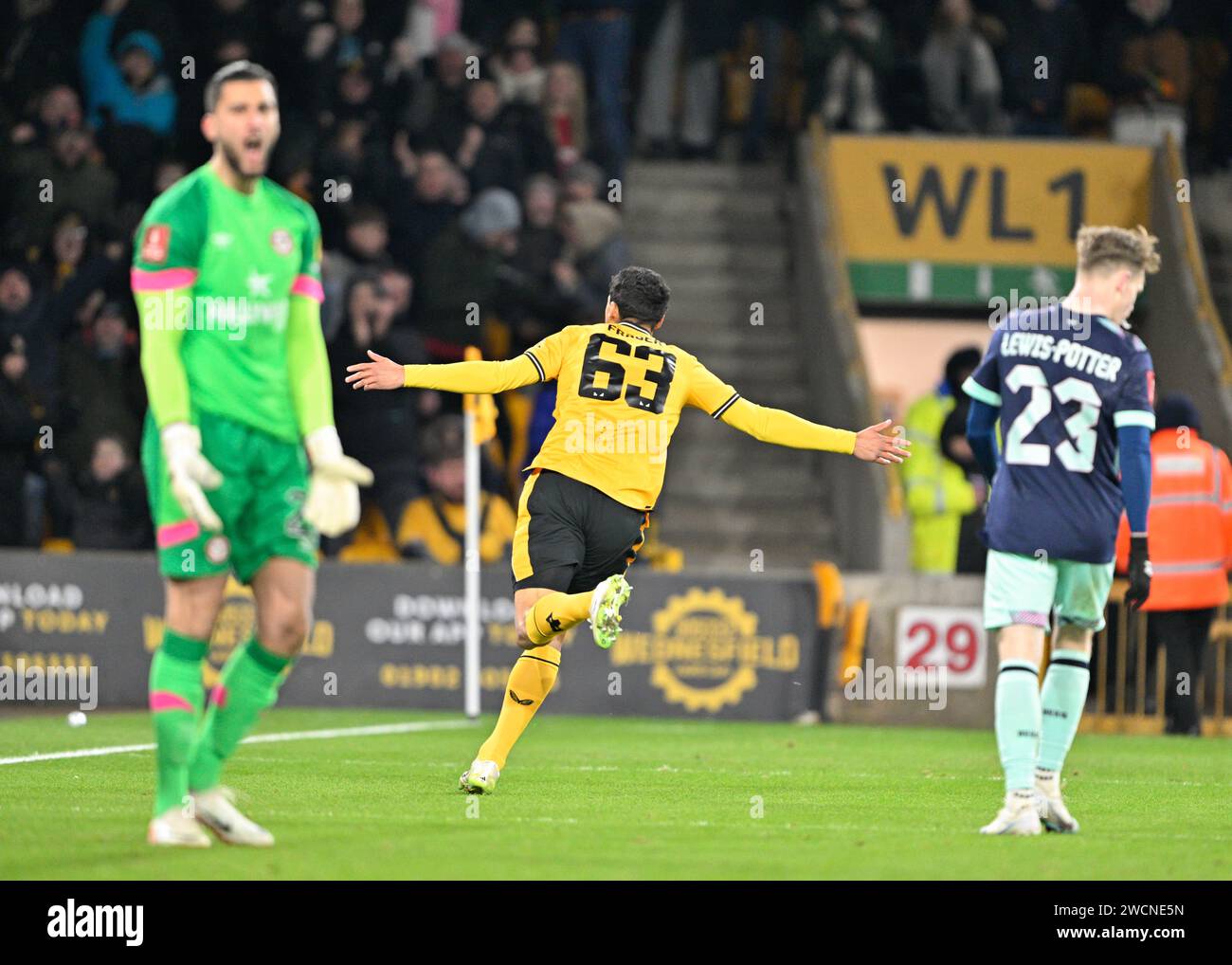 Wolverhampton, UK. 16th Jan, 2024. Nathan Fraser of Wolverhampton ...