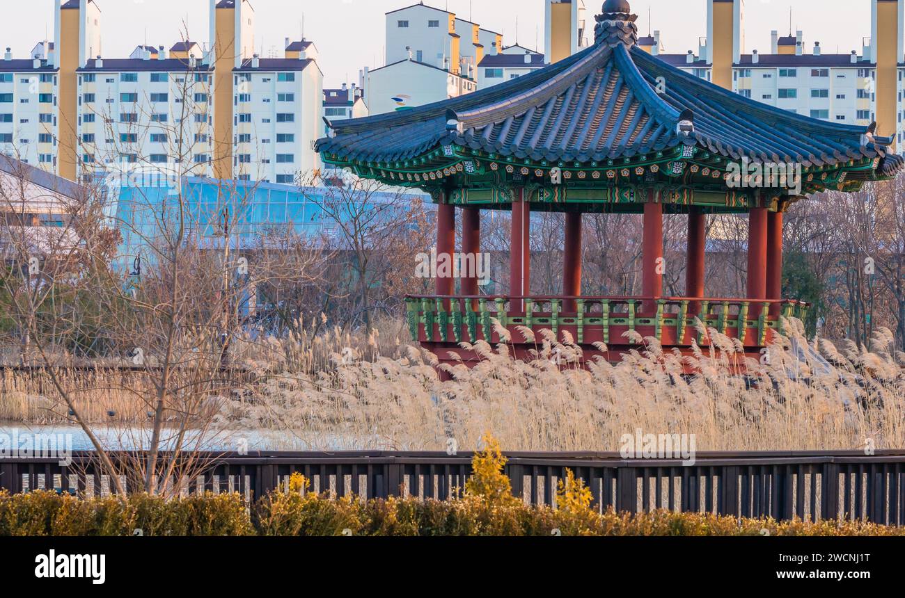 Wooden high rise hi-res stock photography and images - Alamy