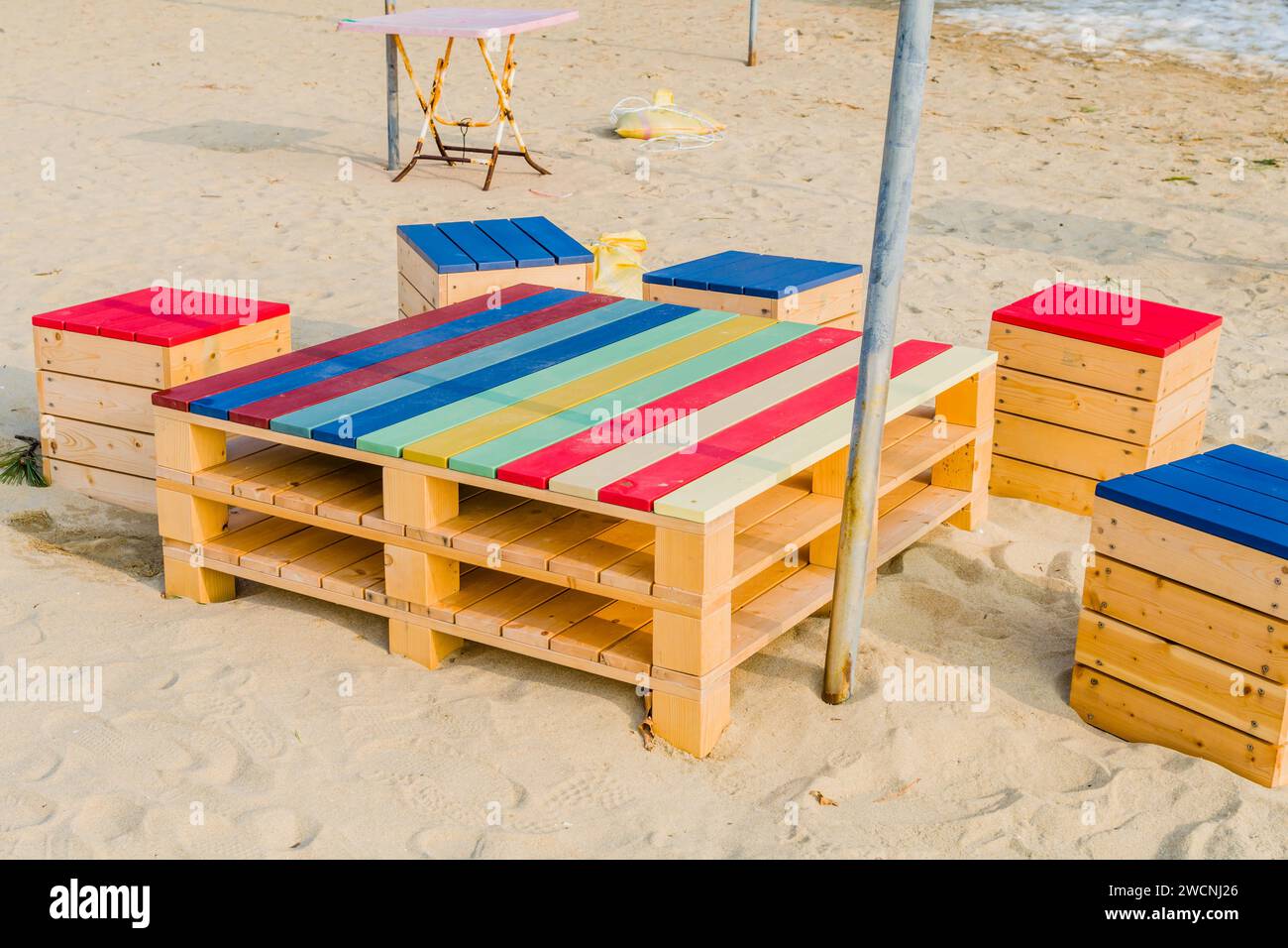 Picnic tables on beach hi-res stock photography and images - Alamy