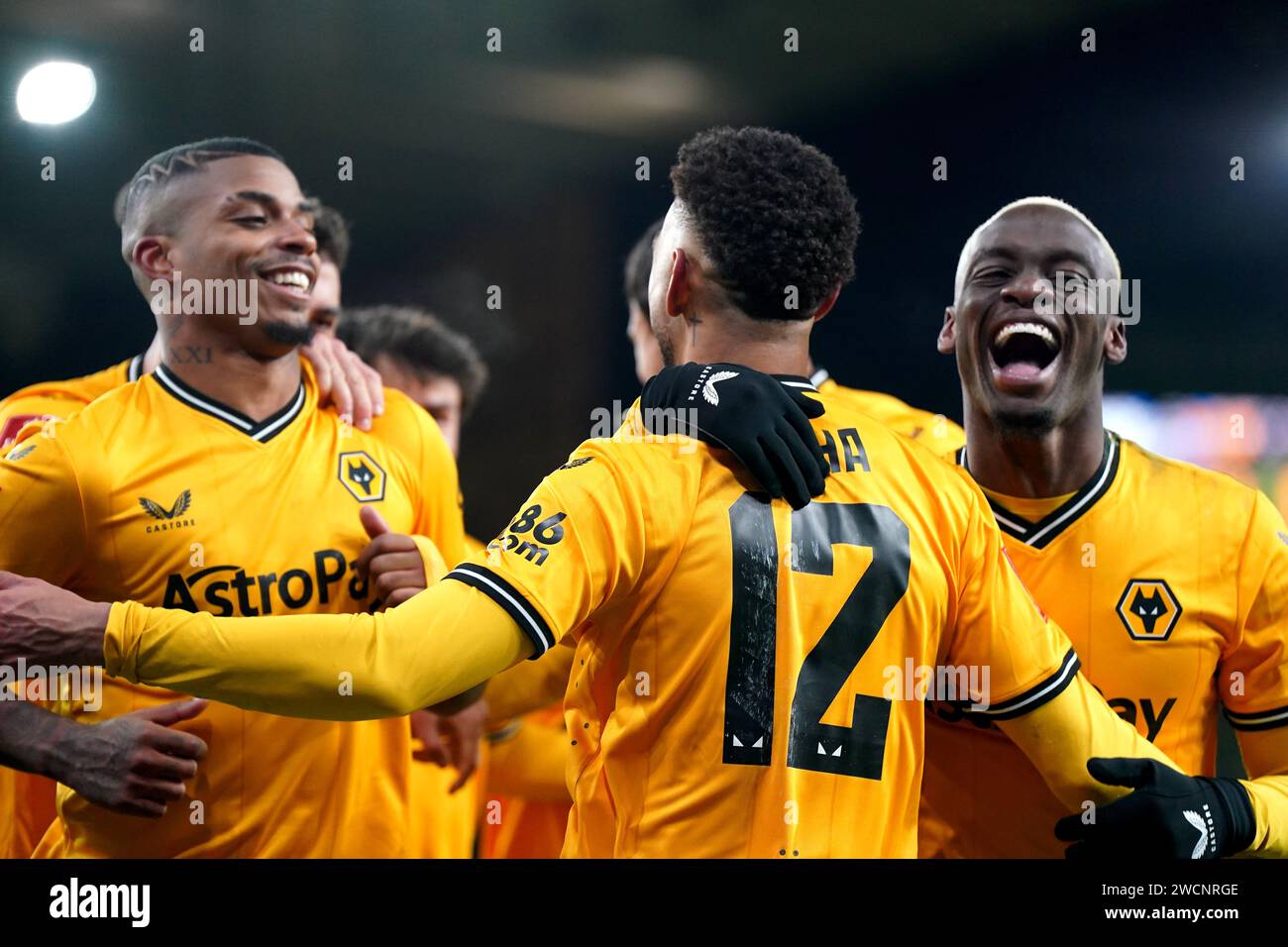 Wolverhampton Wanderers' Matheus Cunha (centre) celebrates scoring ...
