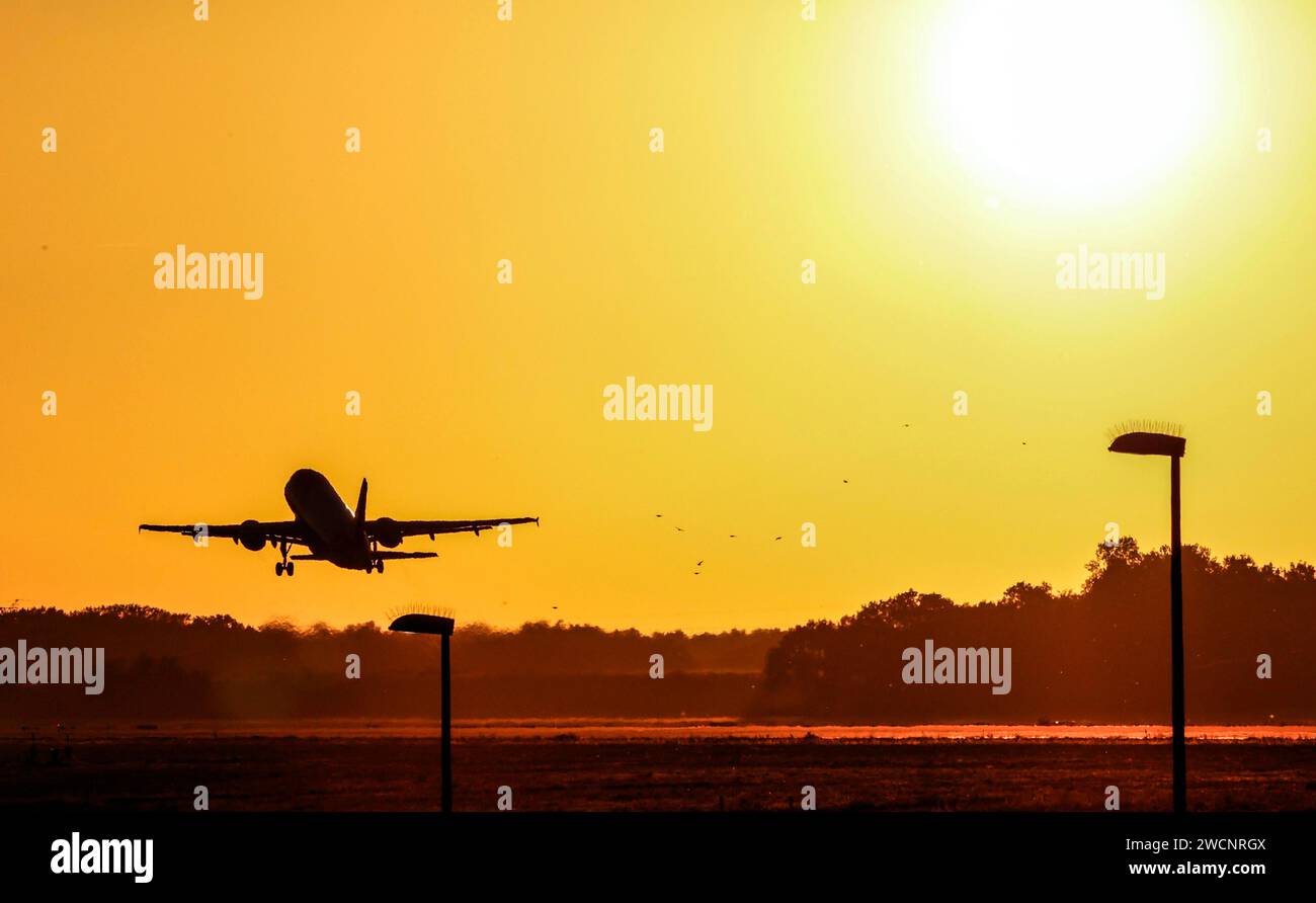 Take-off of an aircraft at BER Airport, Schoenefeld, 06/10/2022 Stock ...
