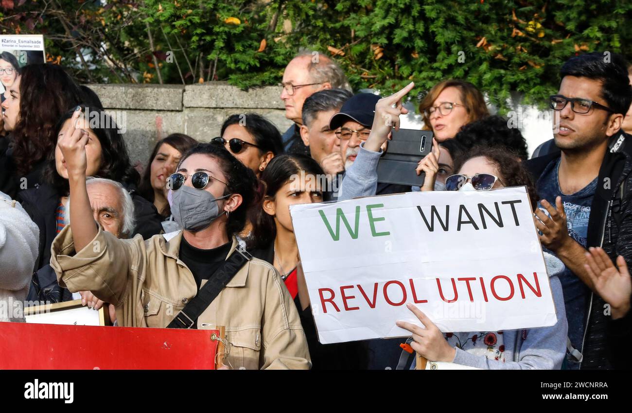 Demonstration in front of the Iranian embassy in Berlin over the murder ...