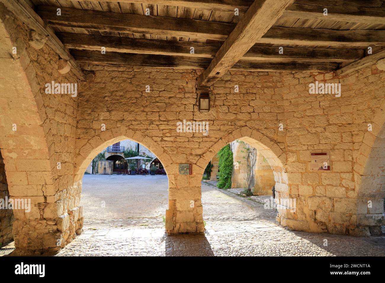 The bastide of Monpazier founded in 1284 in the name of Edward 1st Duke ...