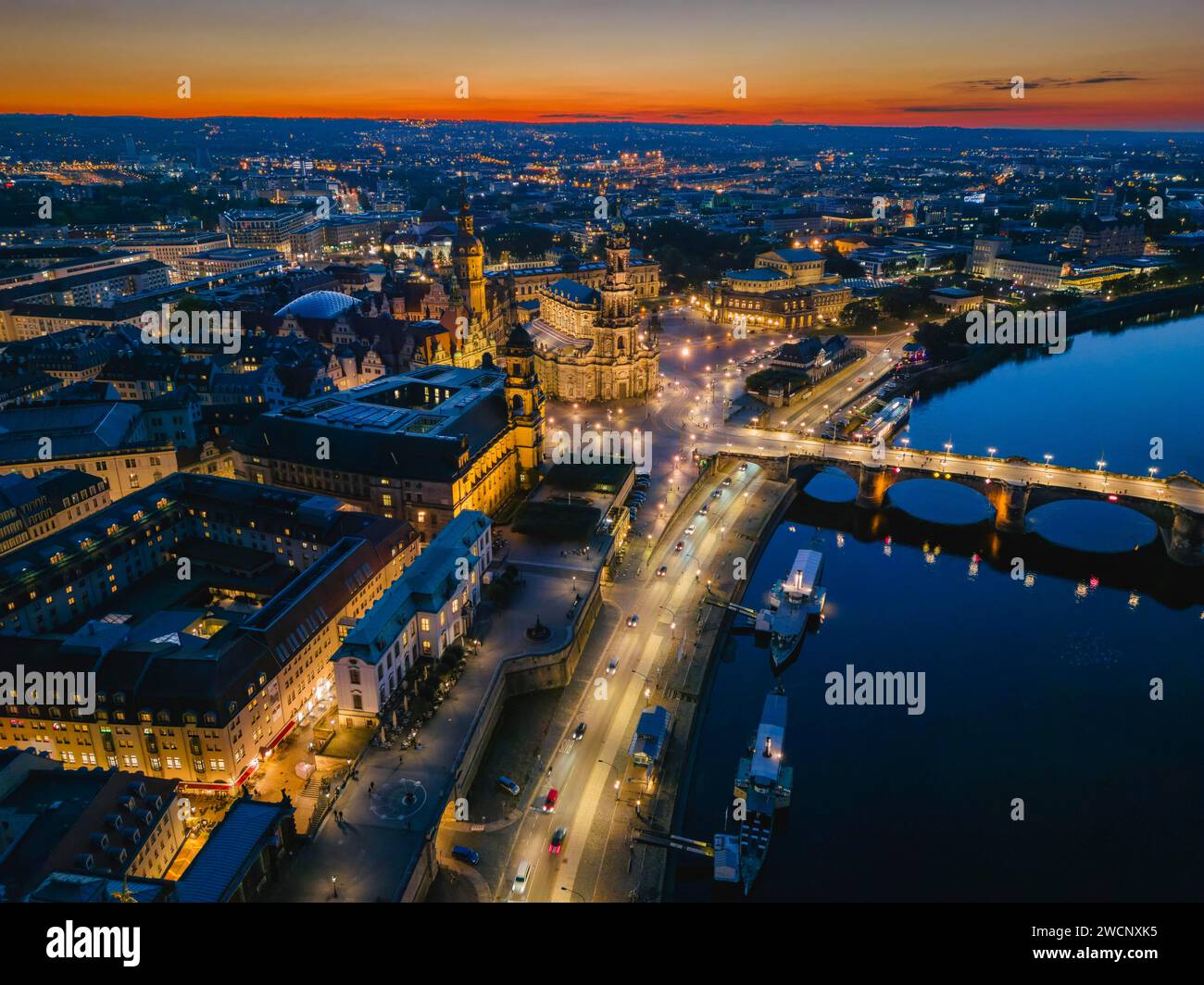 Aerial view of the historical city centre of Dresden, Terrassenufer ...