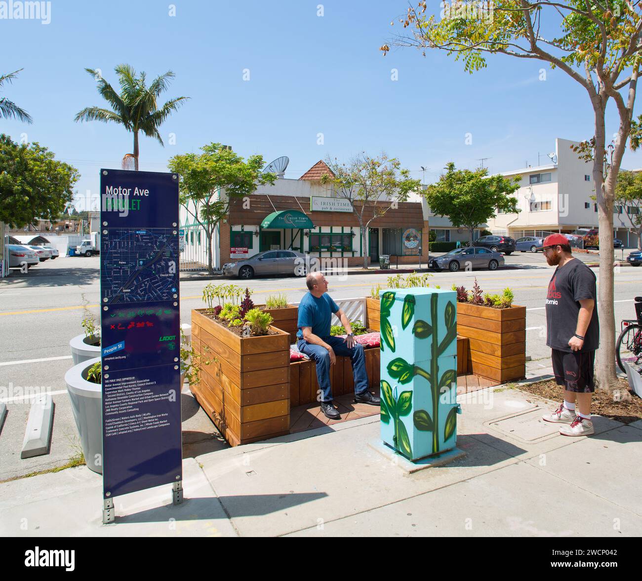 Parklet, Motor Avenue N, Los Angeles Stock Photo - Alamy