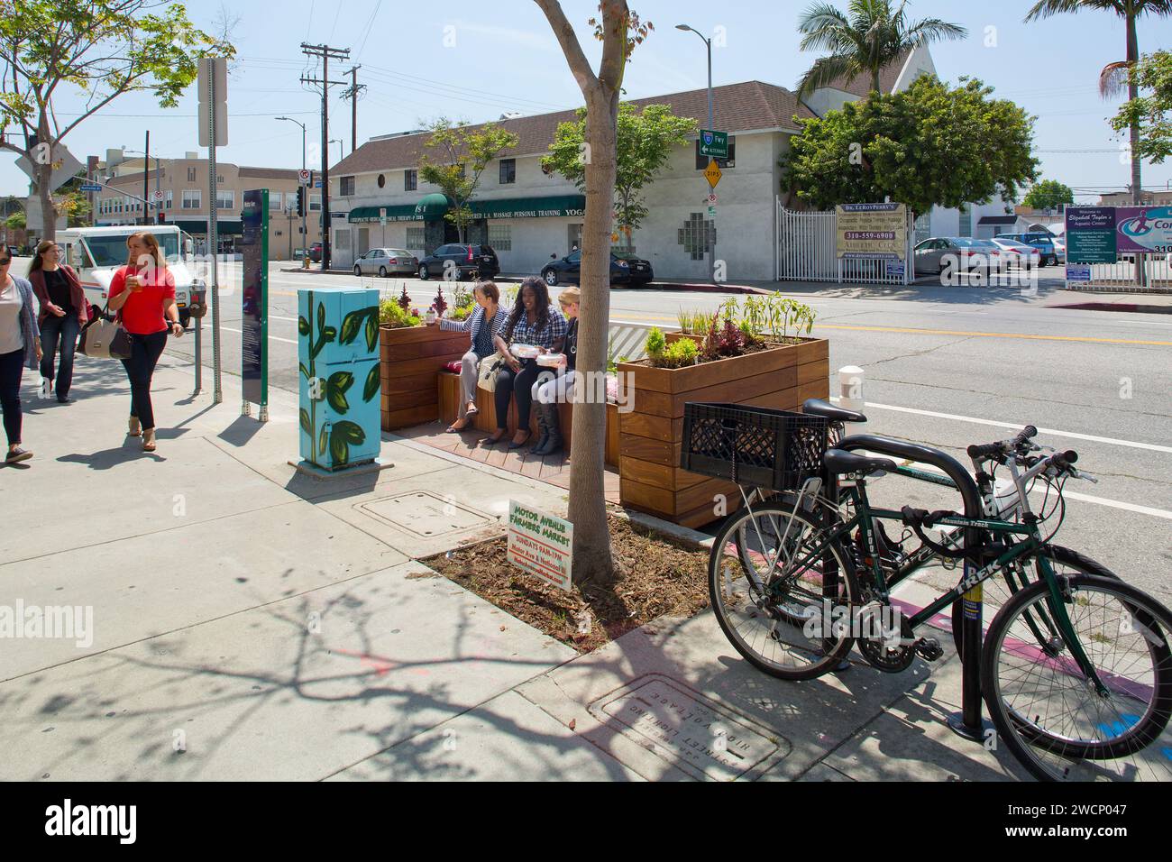 Parklet, Motor Avenue N, Los Angeles Stock Photo - Alamy
