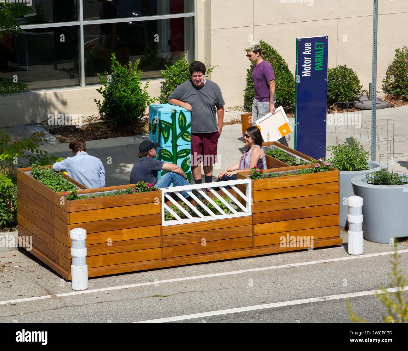 Parklets hi-res stock photography and images - Alamy