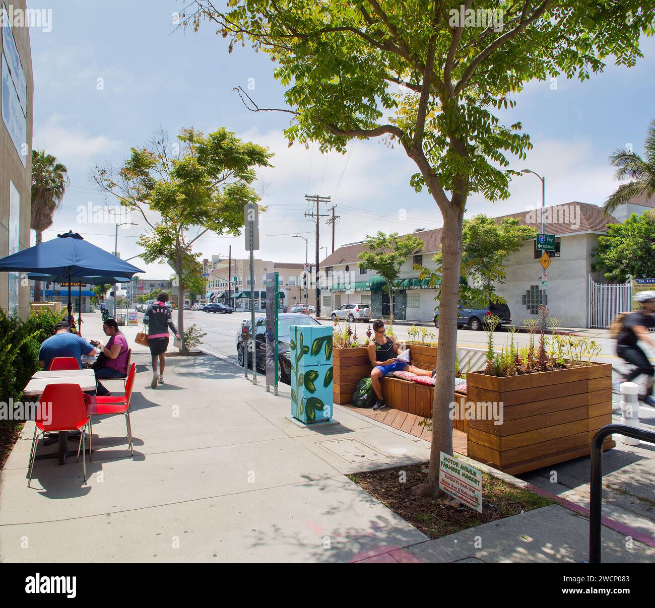 Parklets hi-res stock photography and images - Alamy