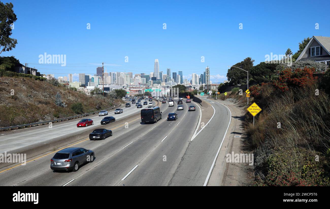 San francisco skyline skyscrapers highway hi-res stock photography and ...