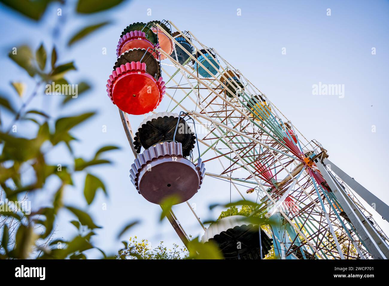 Ferris wheel in theme park hi-res stock photography and images - Alamy