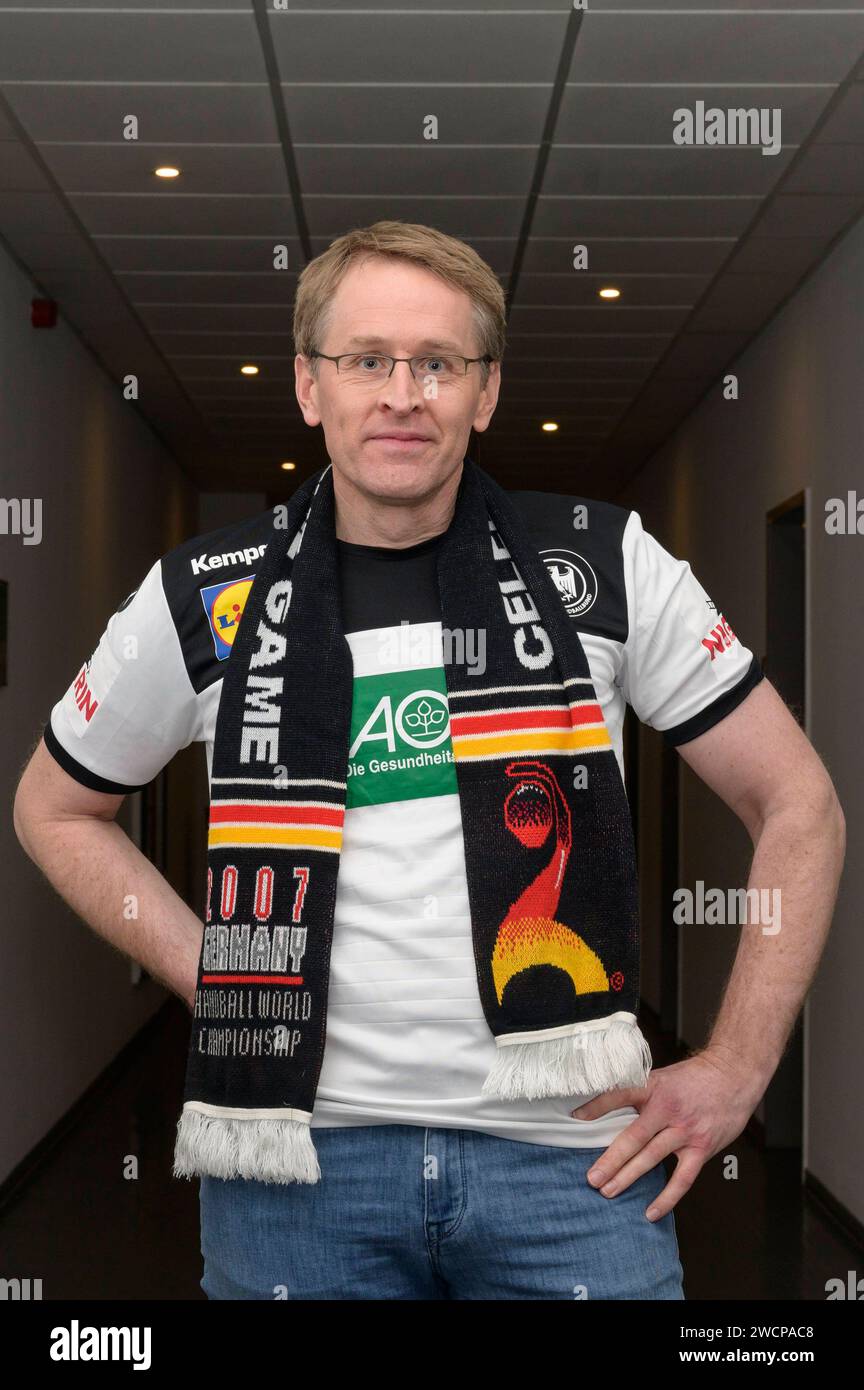 Daniel Guenther, CDU Ministerpraesident Schleswig-Holstein, im Handball ...