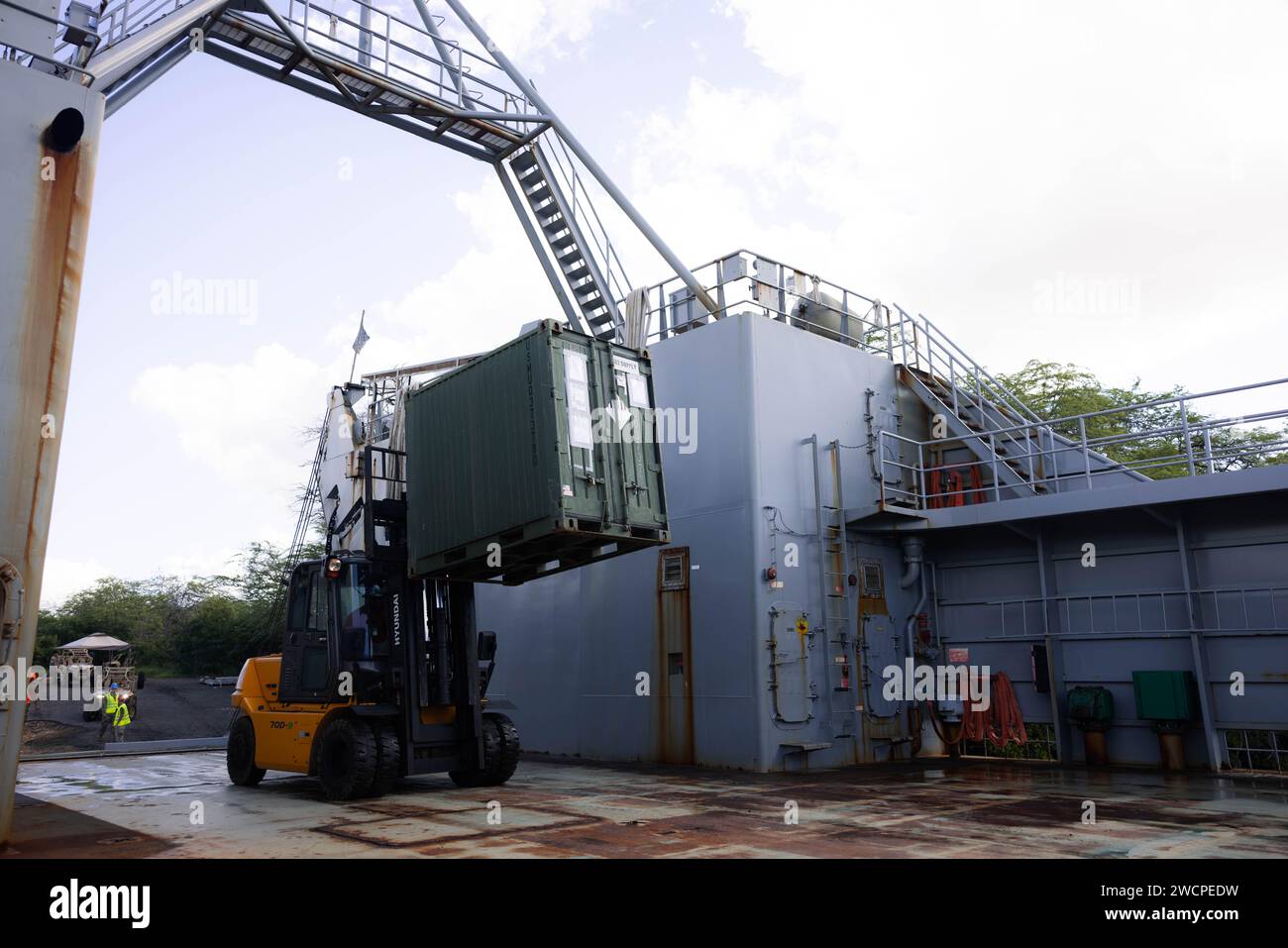 U.S. Marines with 3d Littoral Combat Team, 3d Marine Littoral Regiment ...