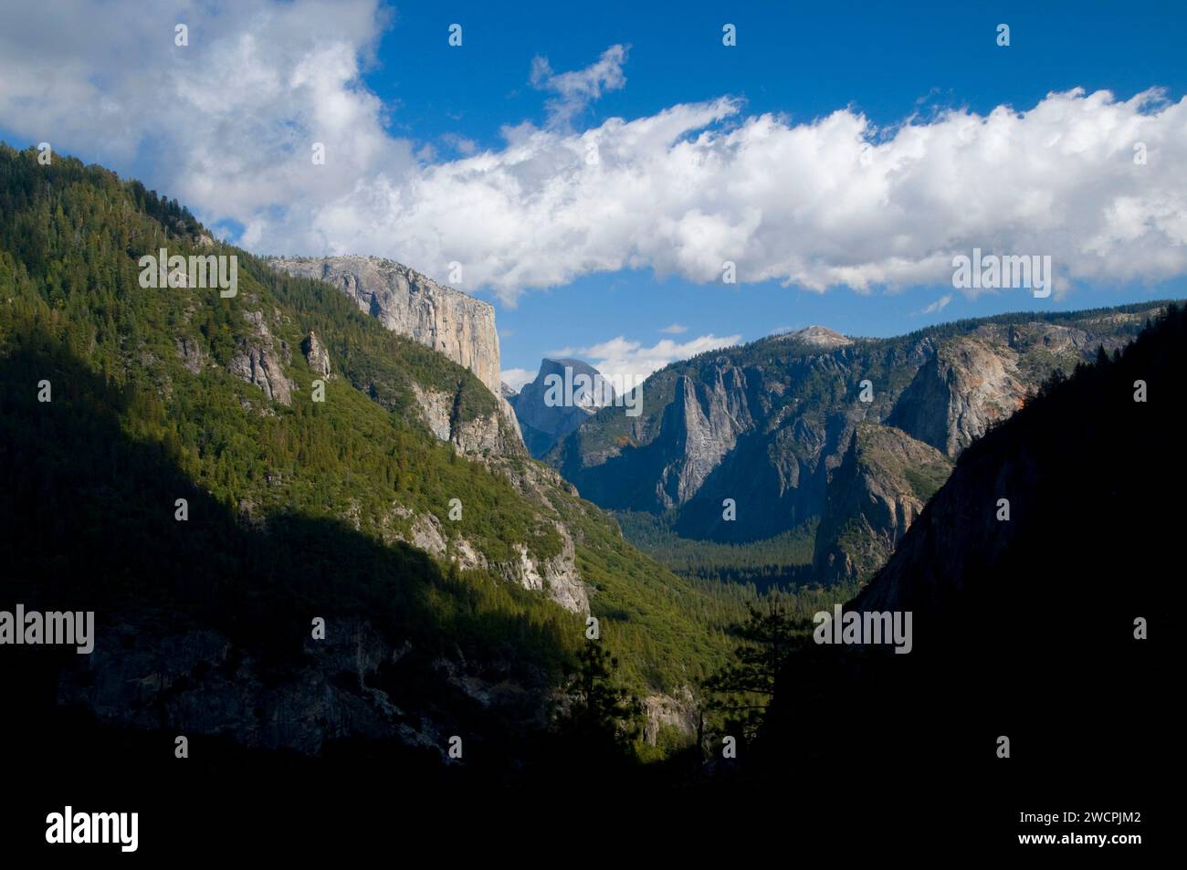 Yosemite Valley from Tunnel View, Yosemite National Park, California ...