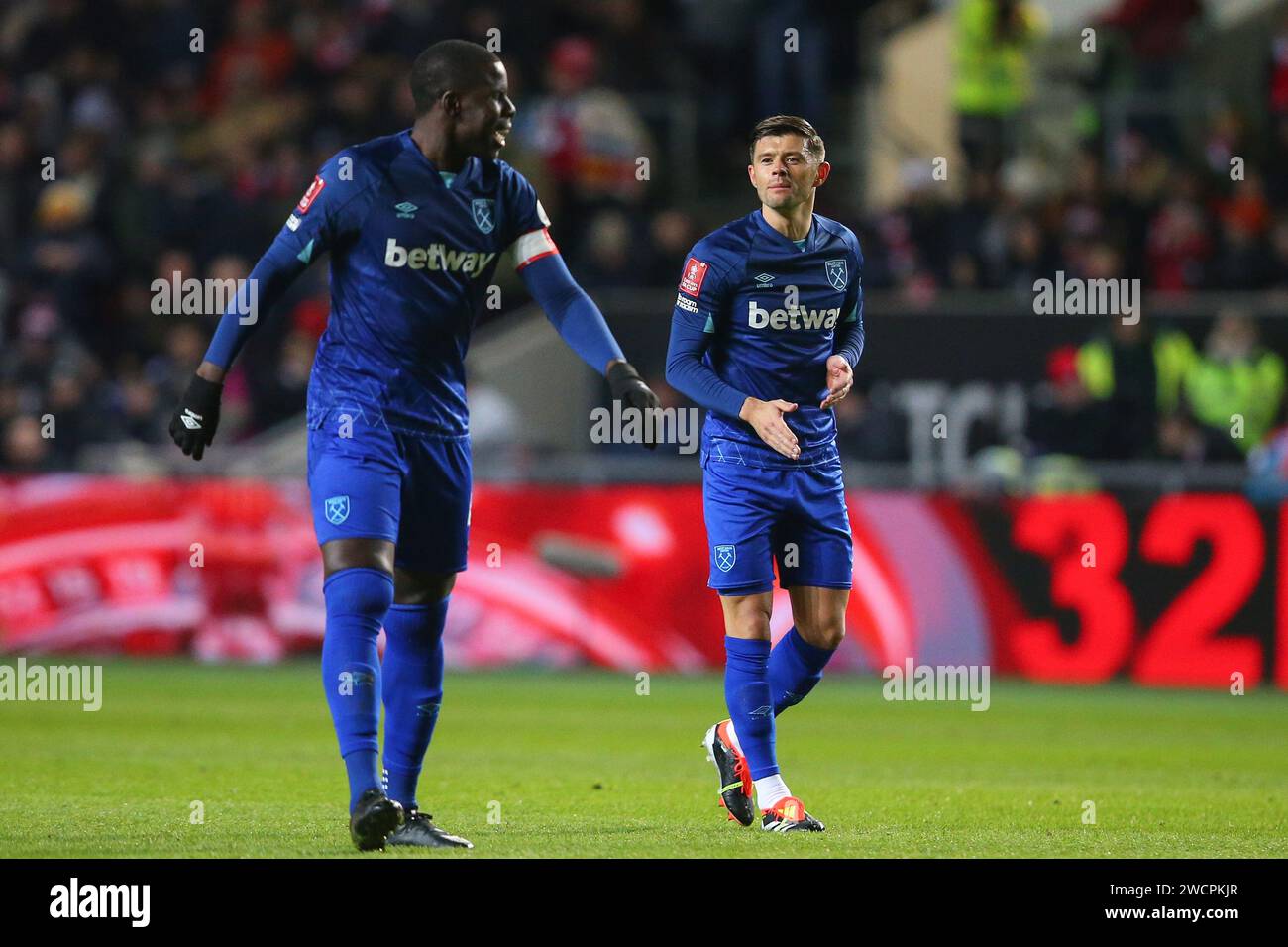 Bristol, UK. 16th Jan, 2024. Aaron Cresswell of West Ham United talks ...