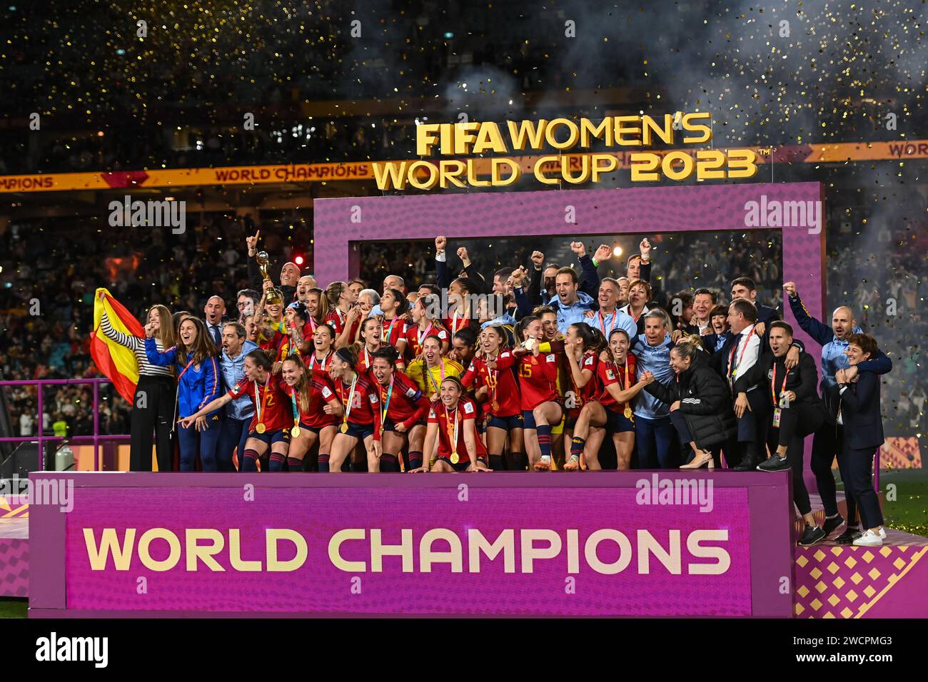 Spanish Women’s national team celebrate win at the England v Spain ...