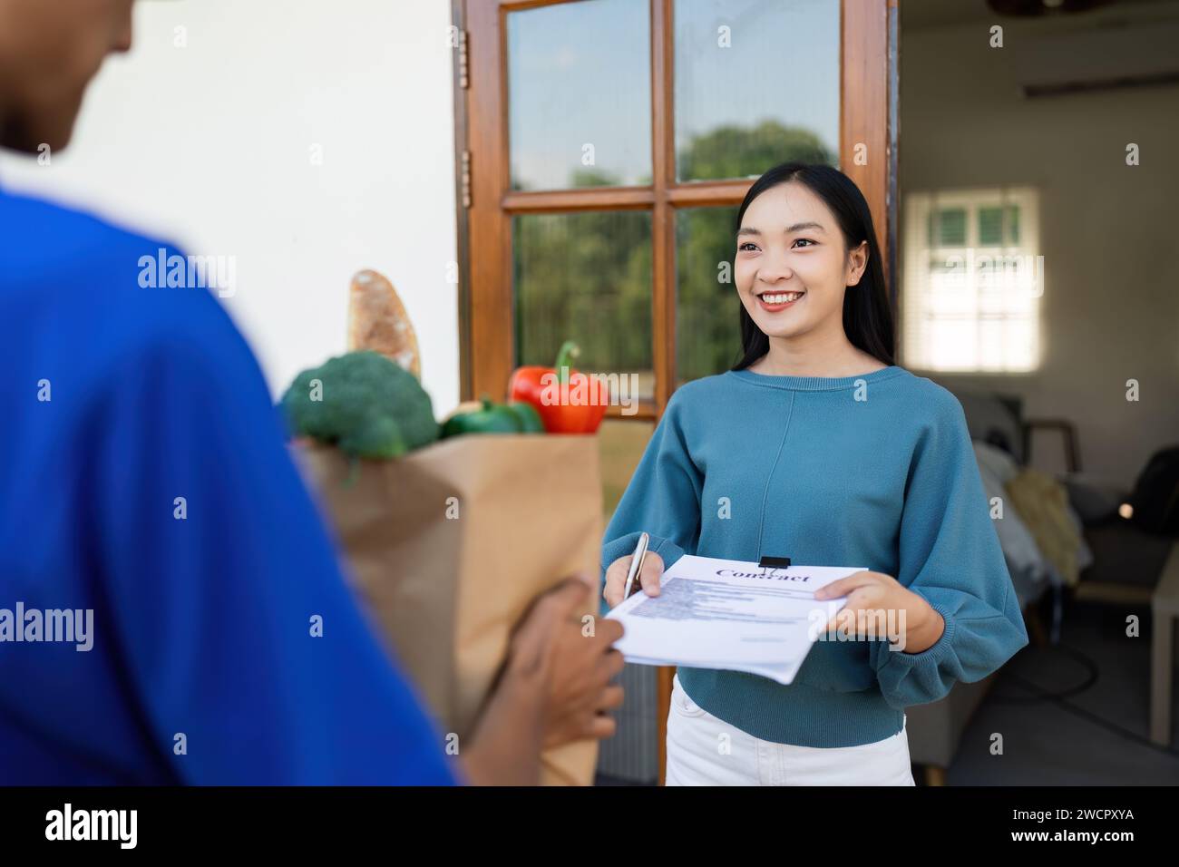 Kitchen food handling sign hi-res stock photography and images - Alamy