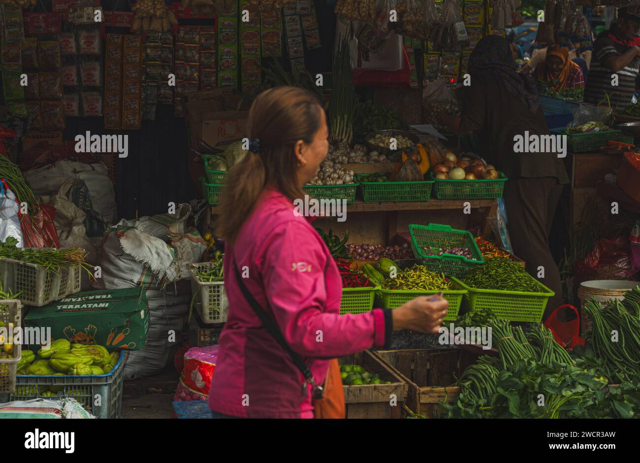 Vendor activity hi-res stock photography and images - Alamy