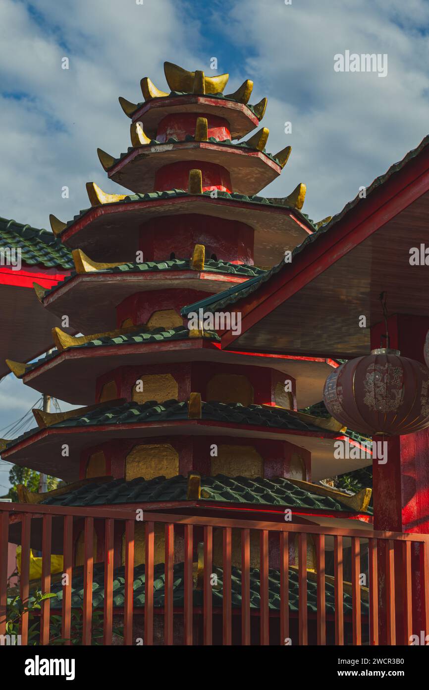 Chinese money god hi-res stock photography and images - Alamy