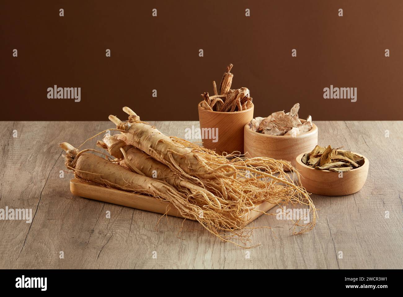 Rhubarb root and rhizome hi-res stock photography and images - Alamy