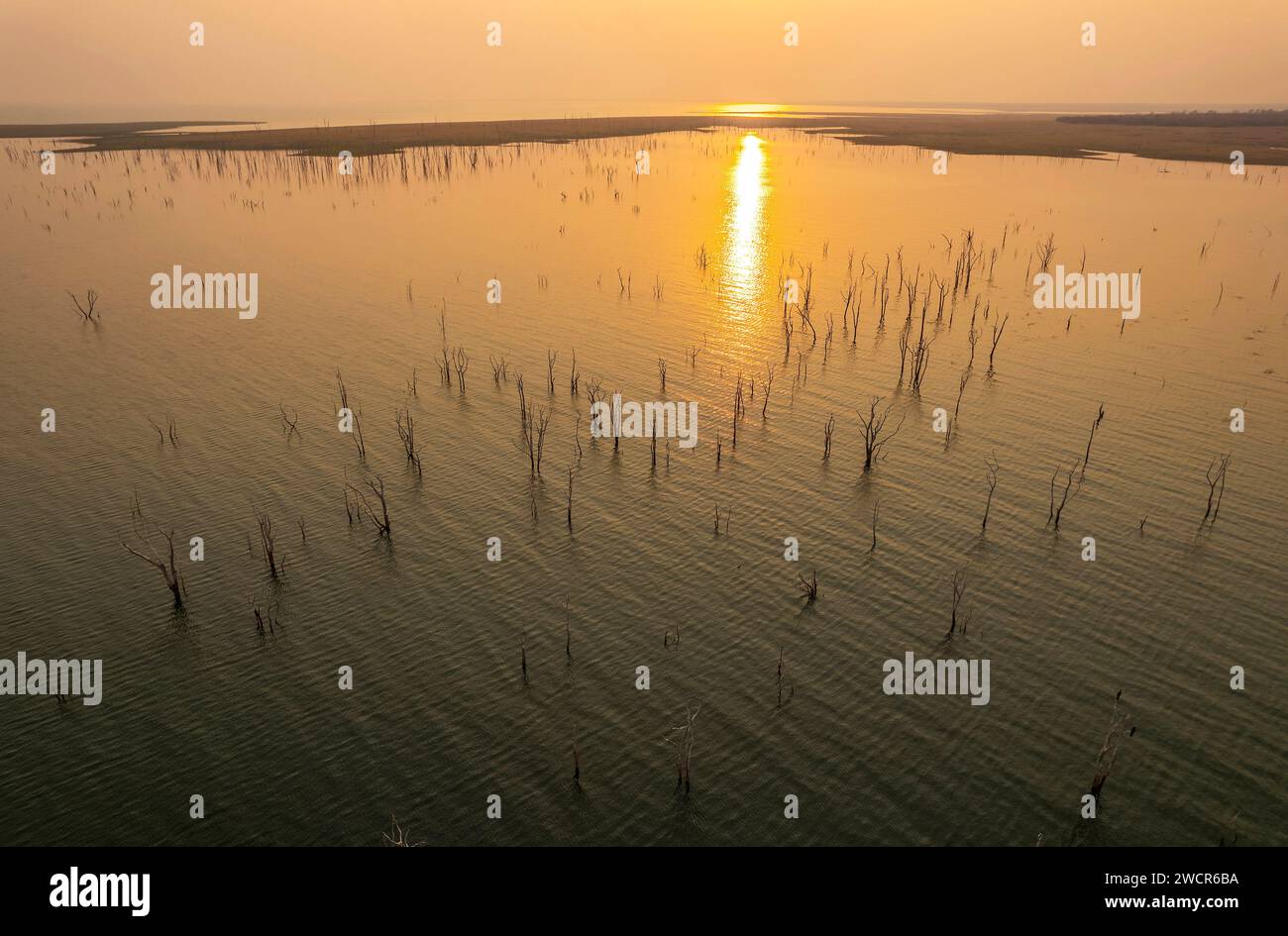 A sunset seen over Lake Kariba, Zimbabwe Stock Photo - Alamy