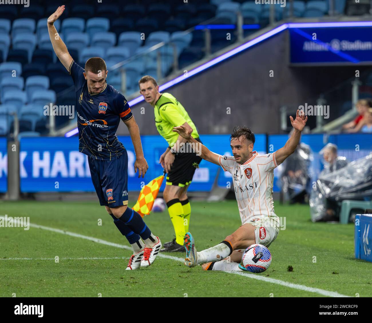 Isuzu ute a league men hi-res stock photography and images - Alamy