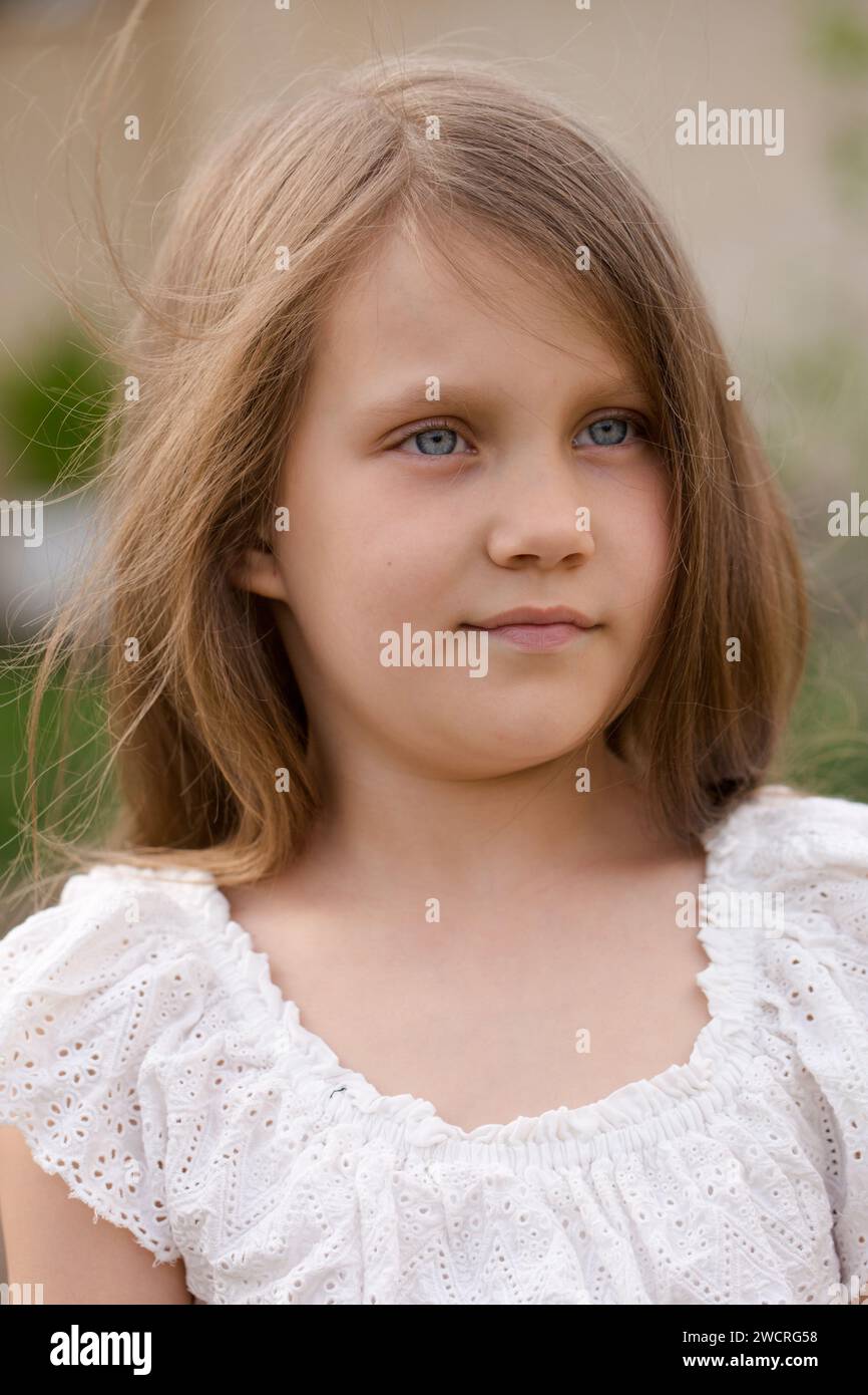 Disheveled hairstyle hi-res stock photography and images - Alamy