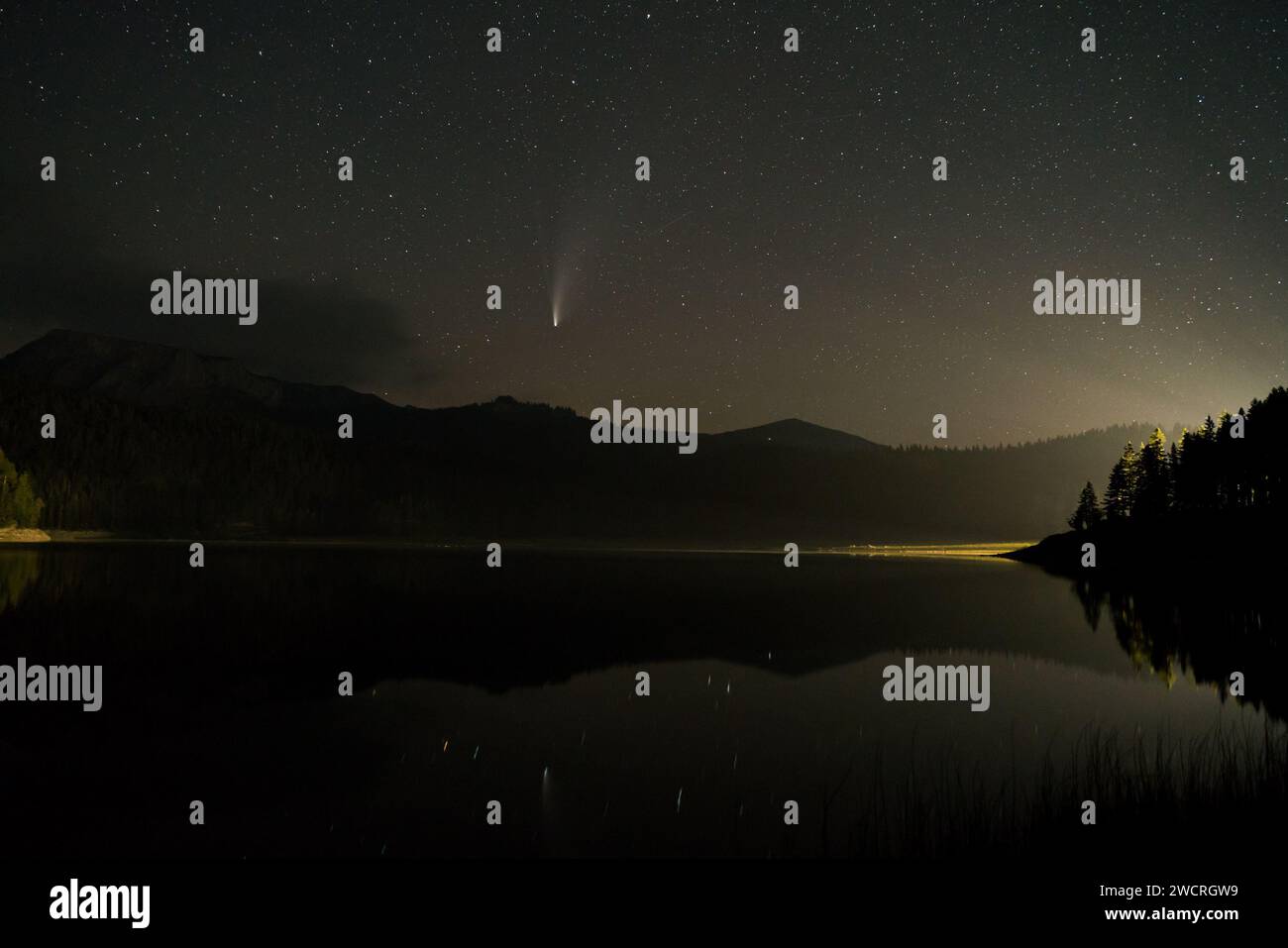 Neowise comet above lake hi-res stock photography and images - Alamy