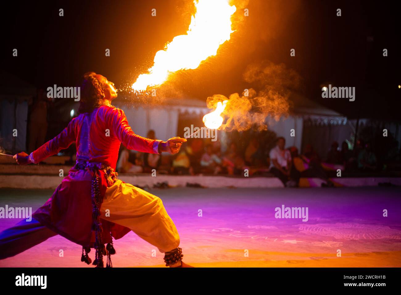 Man spiting fire hi-res stock photography and images - Alamy