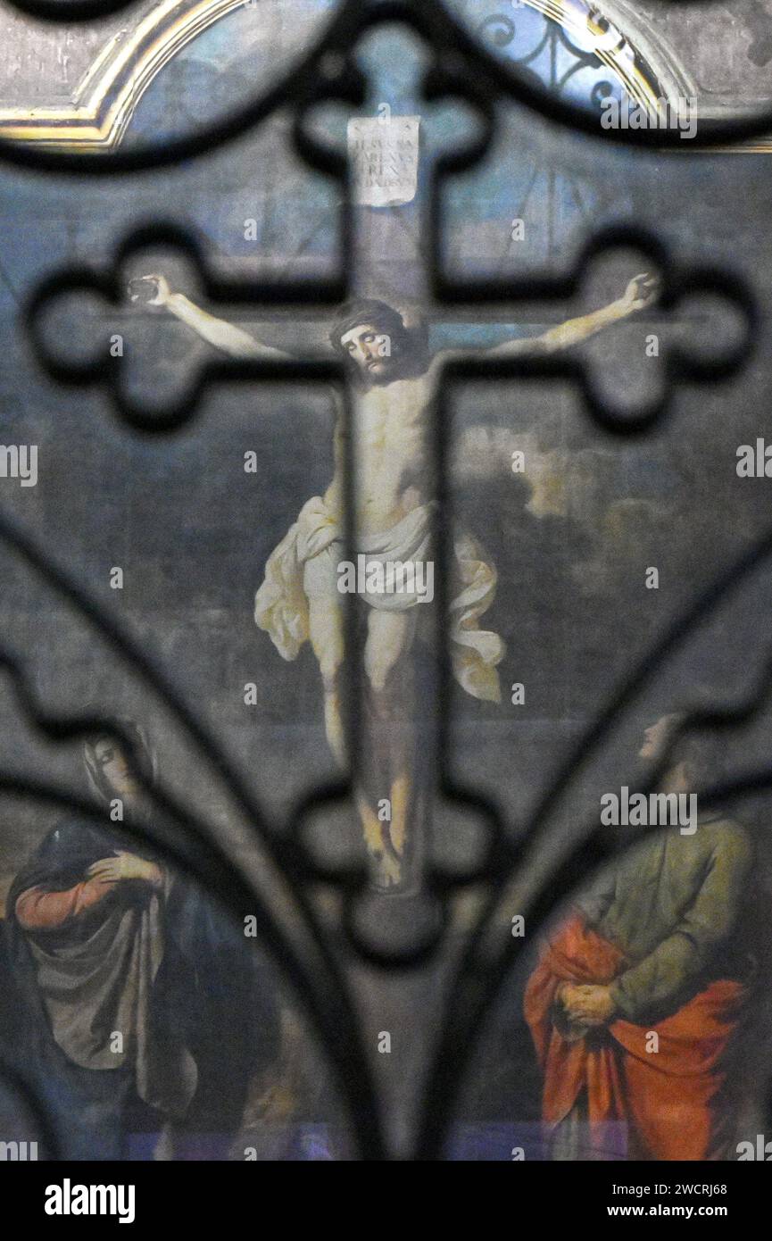 Non Exclusive: LVIV, UKRAINE - JANUARY 13, 2024 - The cross frames ...
