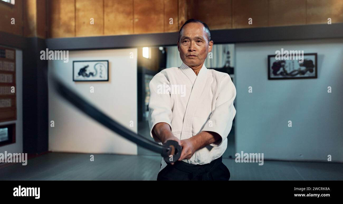 Samurai warrior uniform hi-res stock photography and images - Alamy