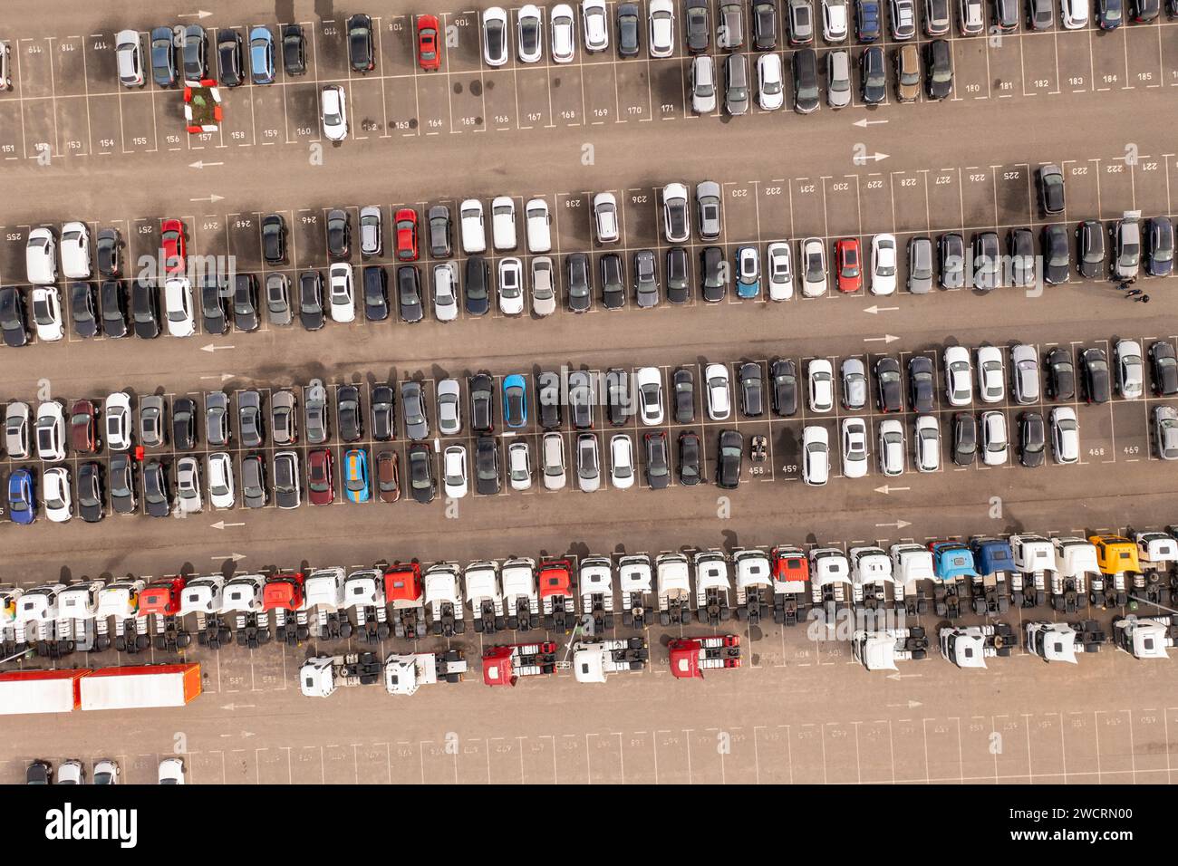 Car park roof texture pattern hi-res stock photography and images - Alamy