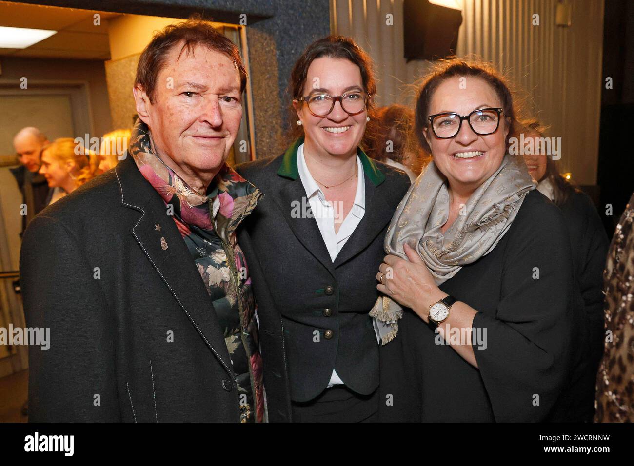 Hans-Jürgen Buchner, Victoria Bogner und Sonja Bogner bei der ...