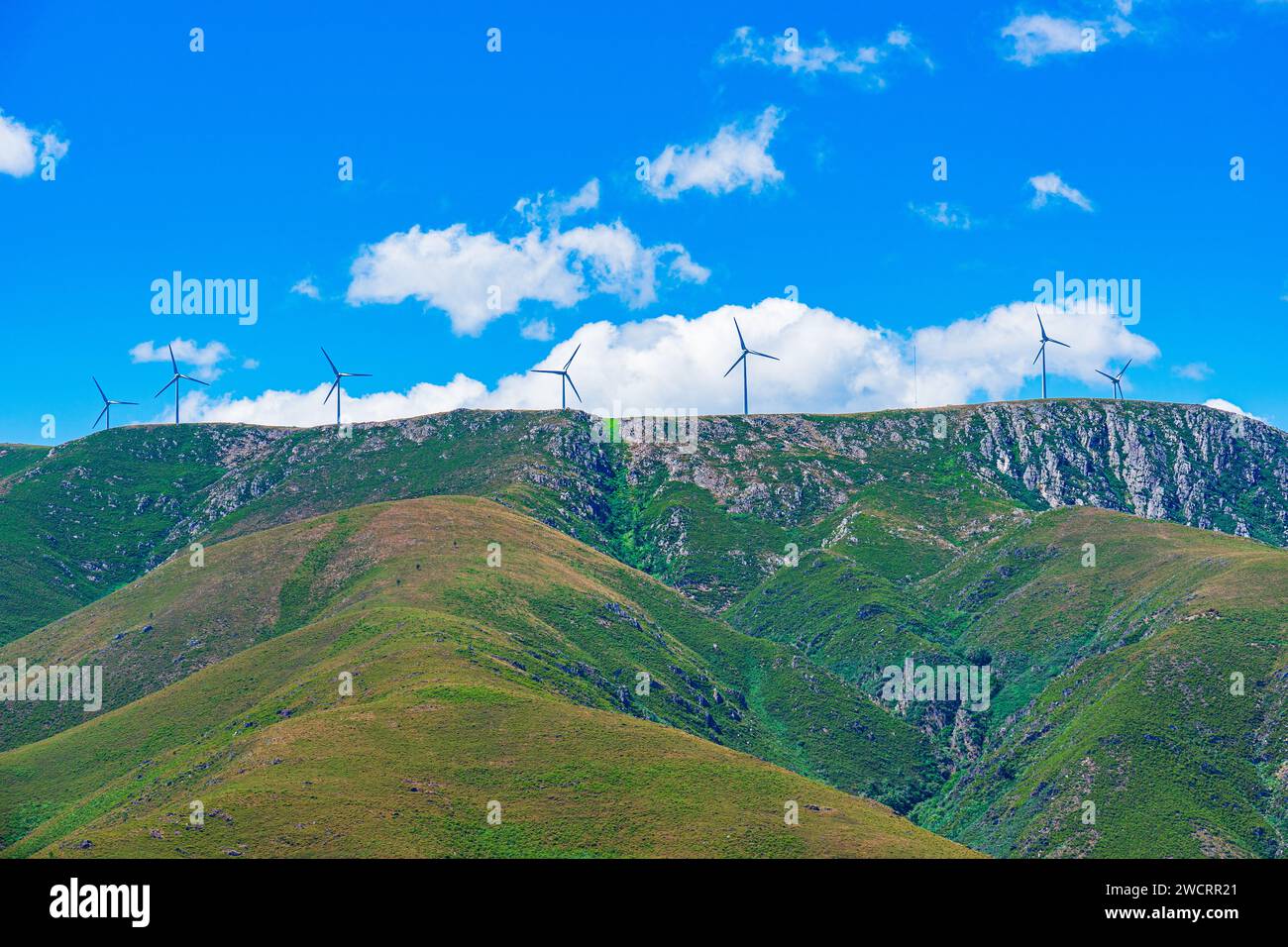 Energy generators hi-res stock photography and images - Alamy