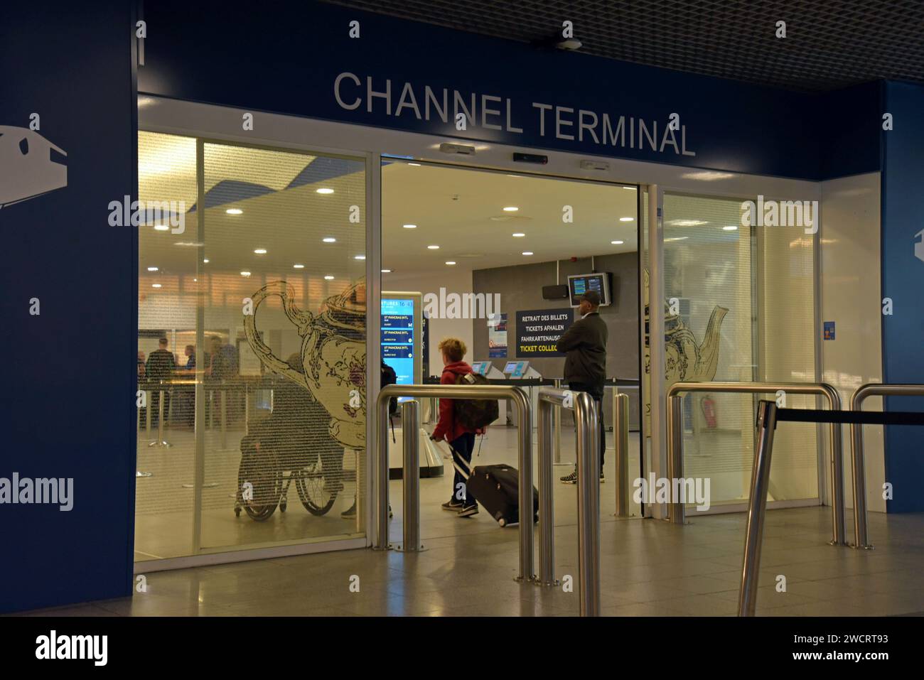 Passengers arriving at the Eurostar channel tunnel international train ...
