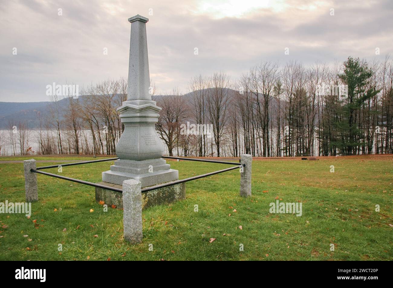 Grave of Seneca Nation leader Chief Cornplanter Monument in Allegheny ...